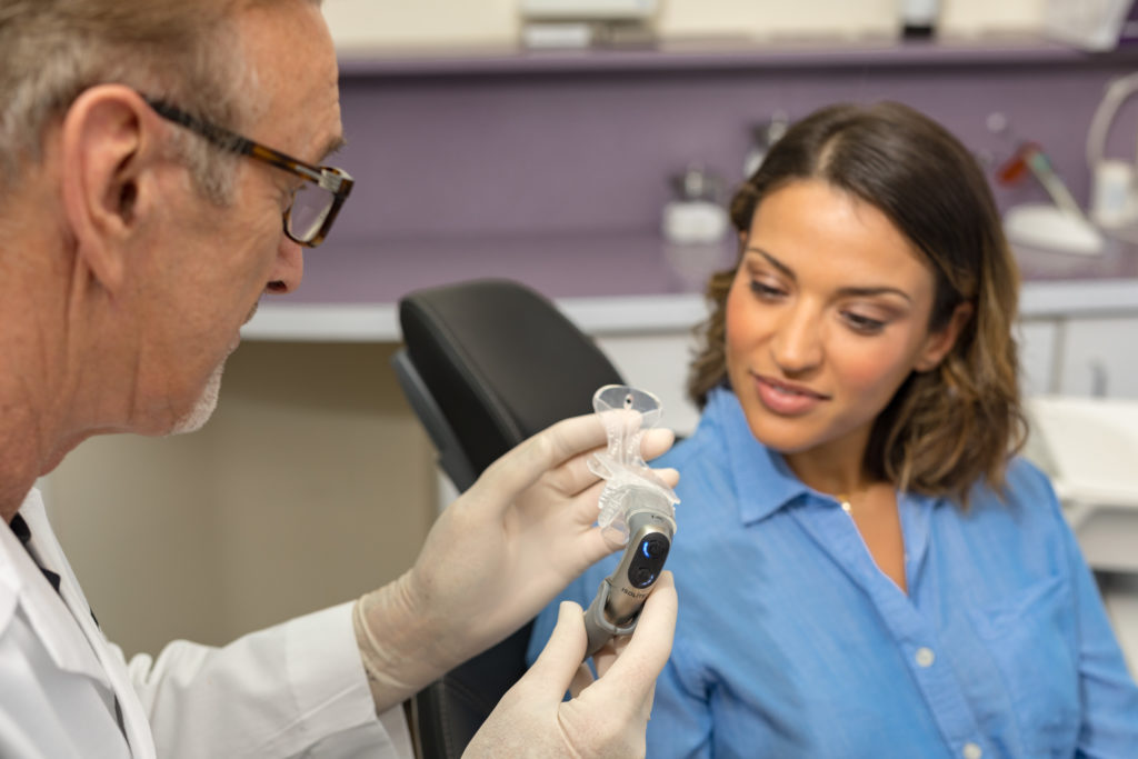 Isolite Decreases Dental Aerosol and Spatter - Zyris - Makers of the ...